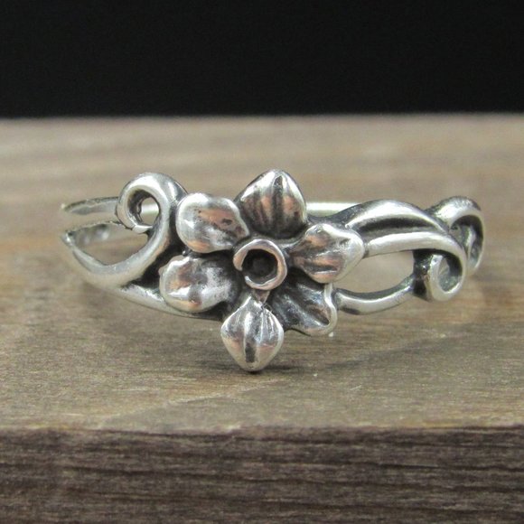 Jewelry | Size 675 Sterling Silver Simple Single Flower Band Ring ...